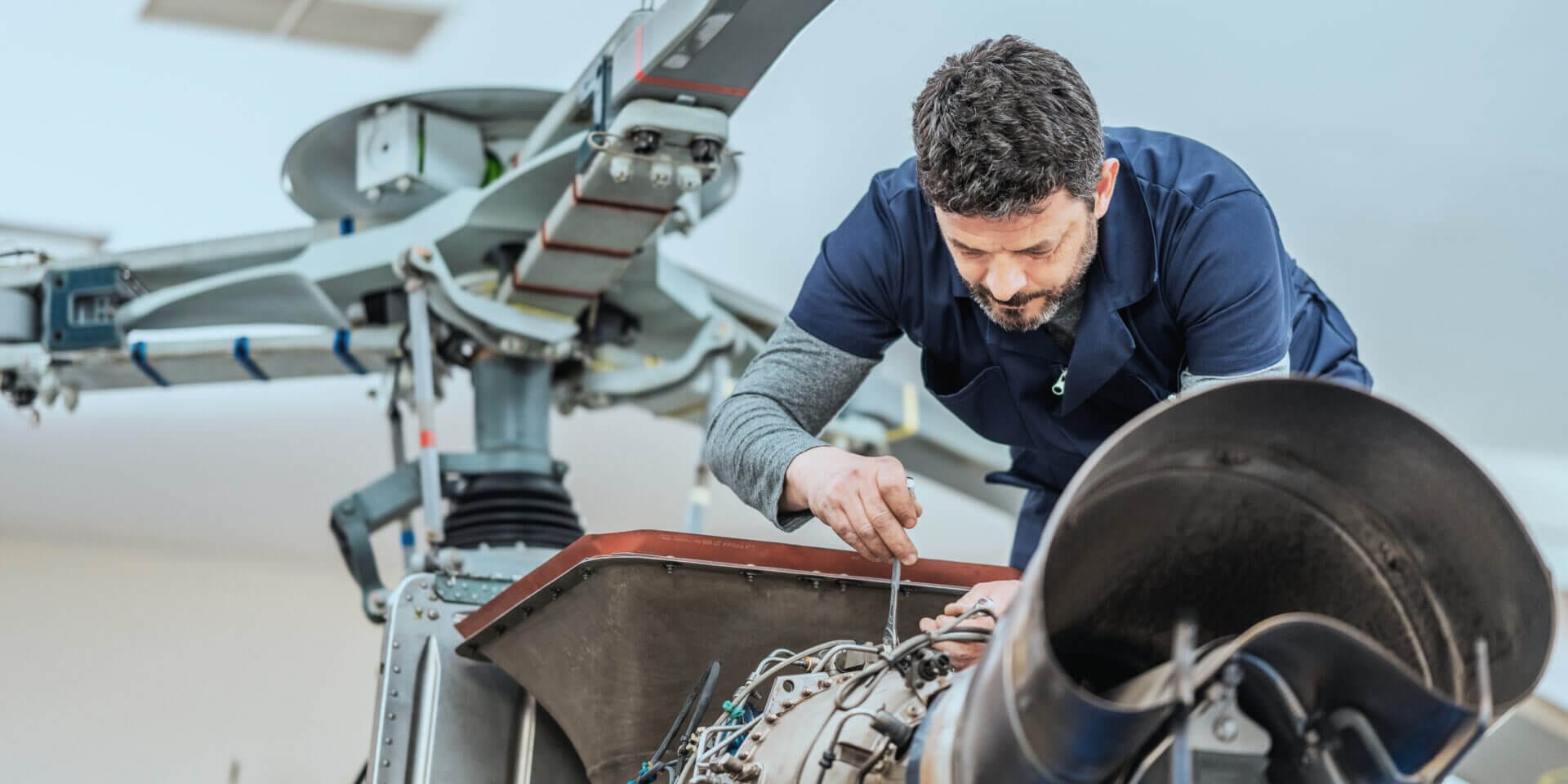 Helicopter maintenance technician | 360 Aviation Life